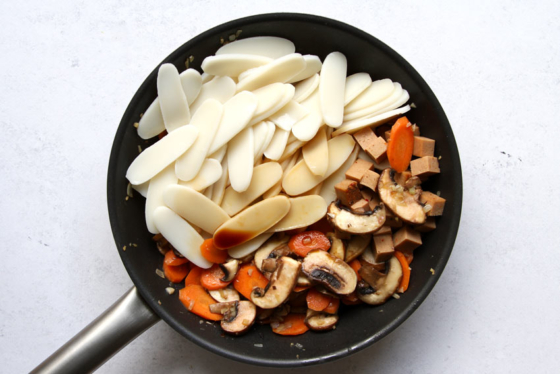 Shanghai Rice Cakes in Stir-Fry Sauce » Taste of Travel